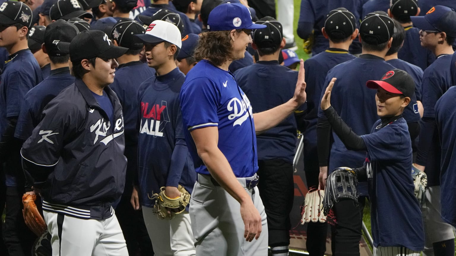 MLB hosts Play Ball event in Seoul, South Korea