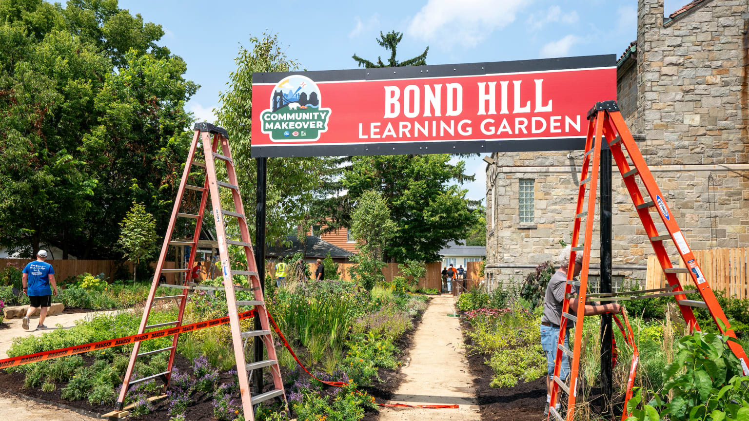 Reds host community makeover in Cincinnati's Bond Hill neighborhood