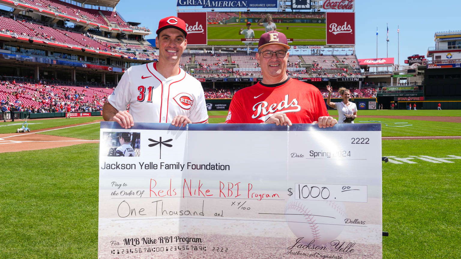 Scott Yelle honors late son Jackson with MLB ballpark tour