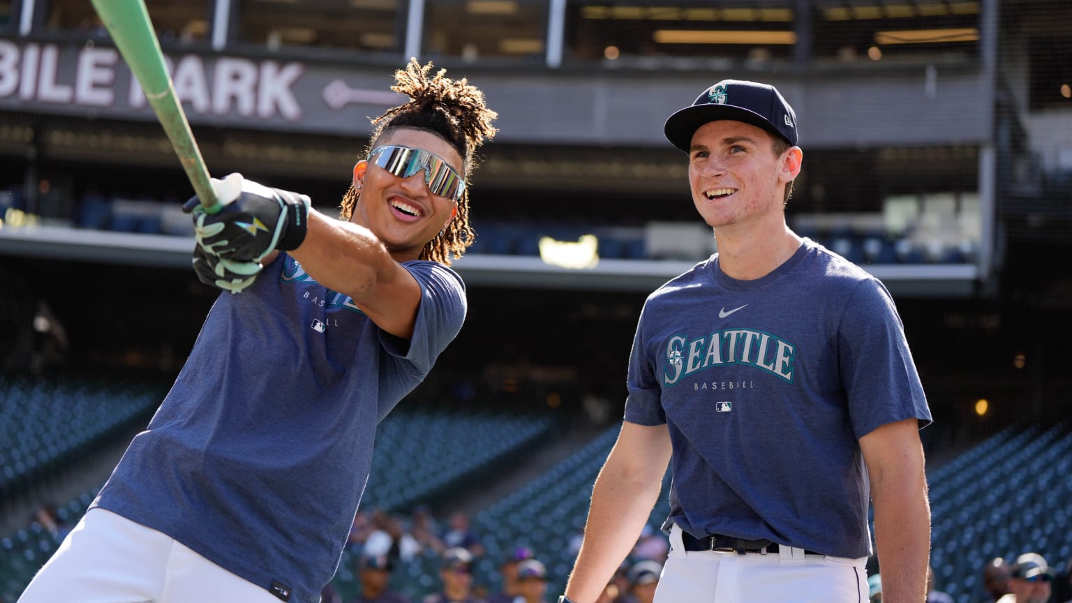 Mariners draftees Tai Peete, Colt Emerson visit team