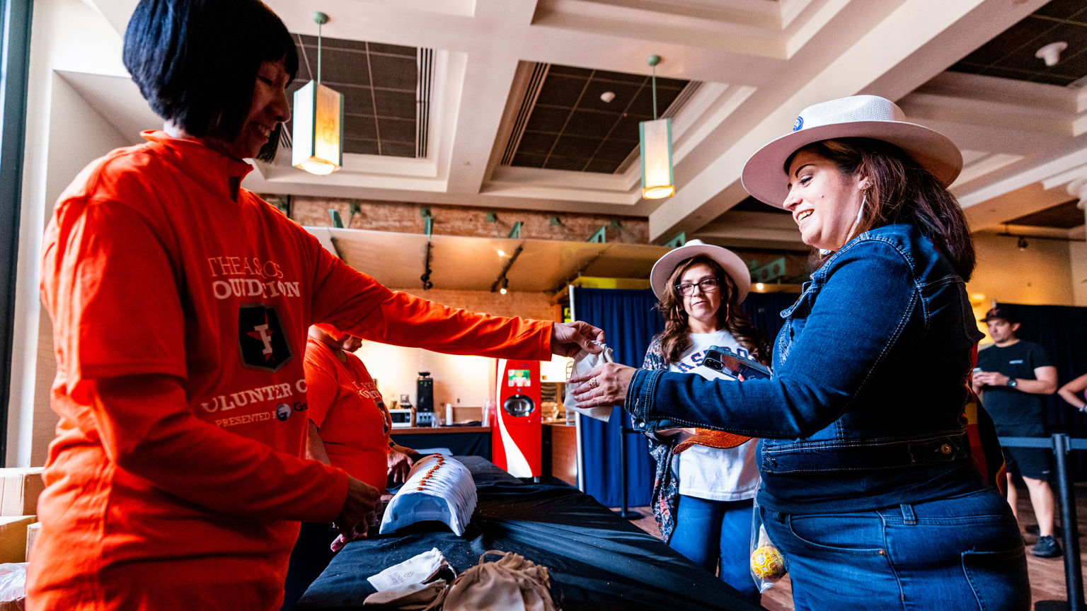 Astros Foundation Volunteer Corps | Houston Astros