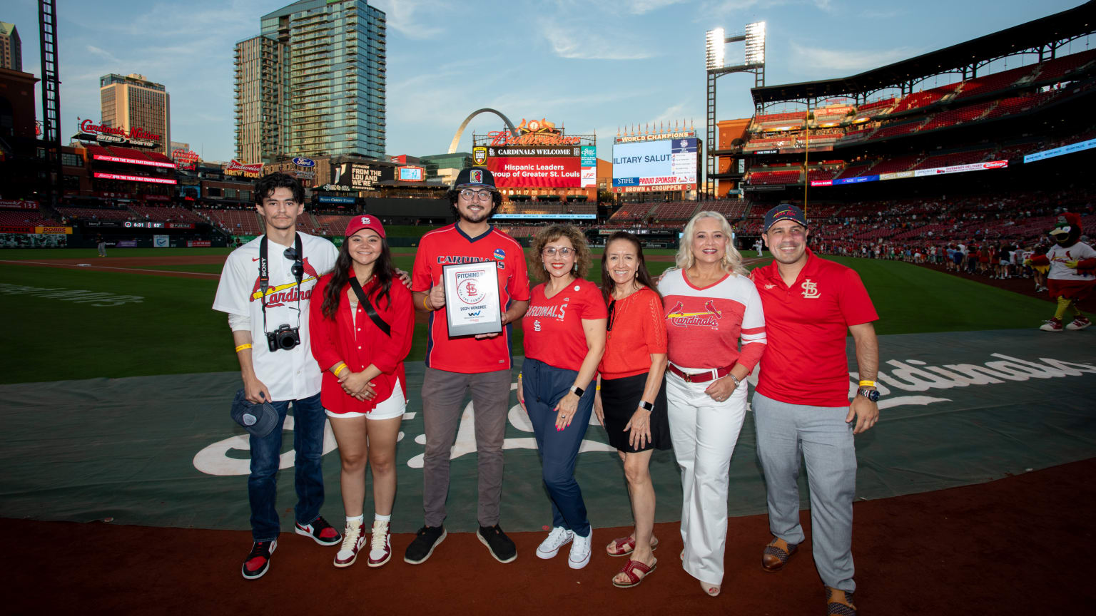 Pitching In for the Community | St. Louis Cardinals