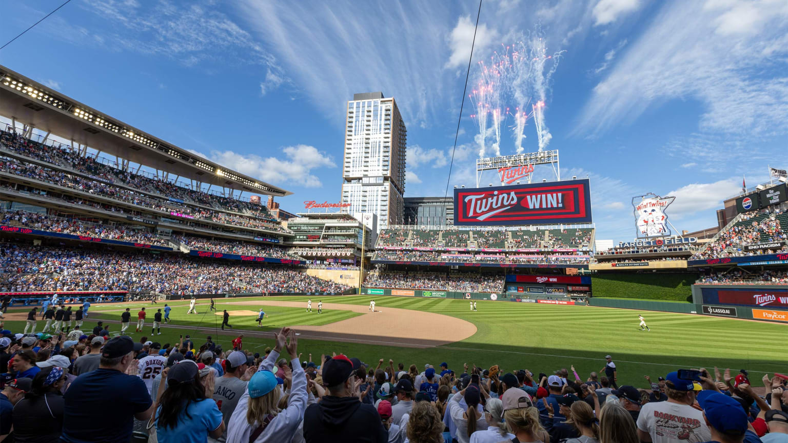 Target Field Bars & Restaurants | Minnesota Twins
