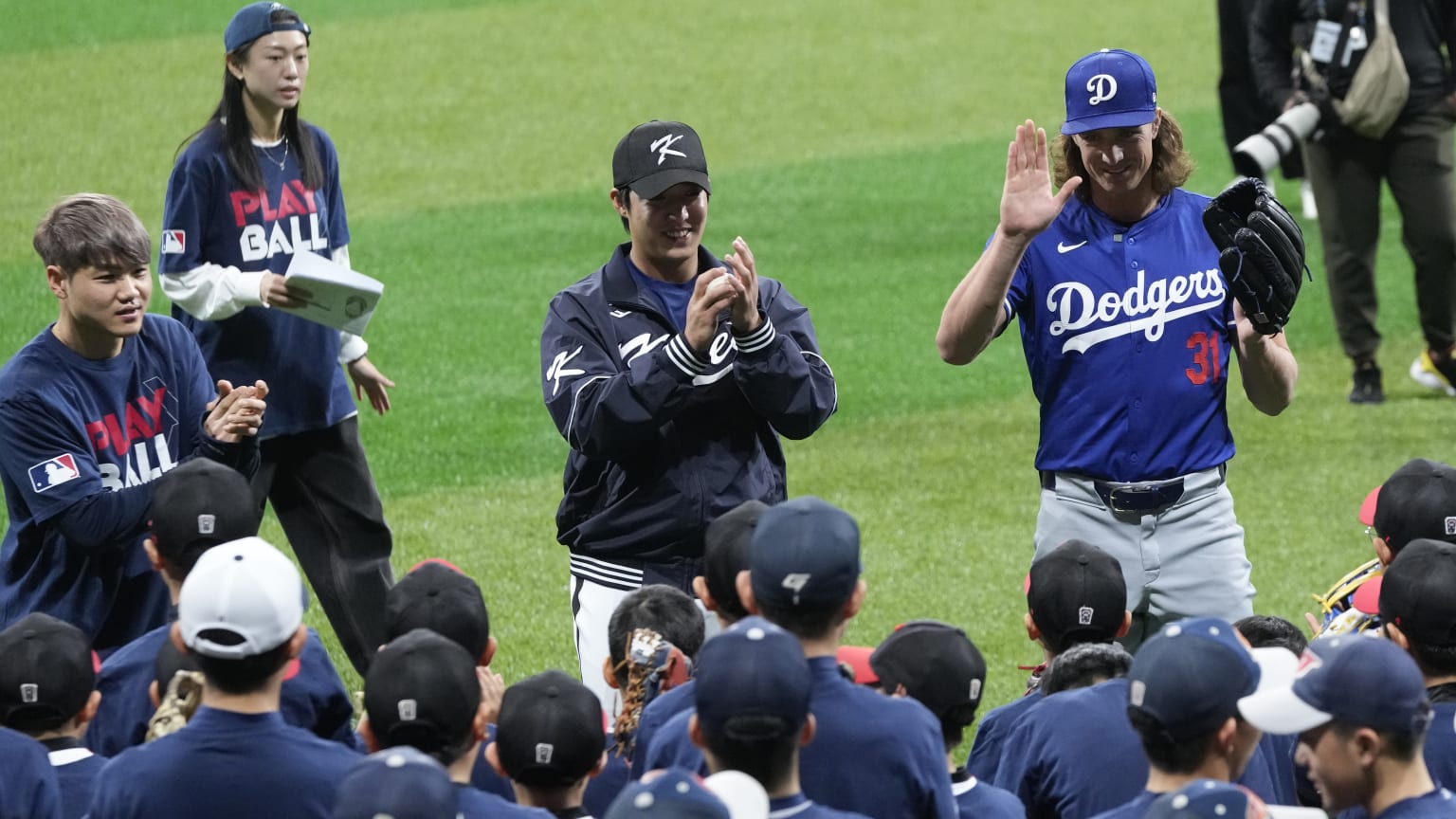 MLB hosts Play Ball event in Seoul, South Korea