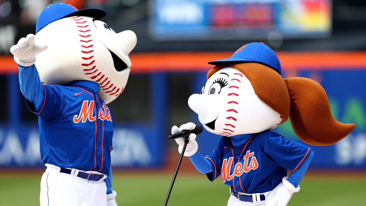 Welcome to the Home of Mr. & Mrs. Met | New York Mets