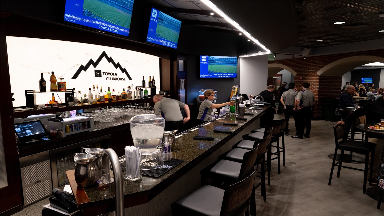 Premium Clubs | Colorado Rockies