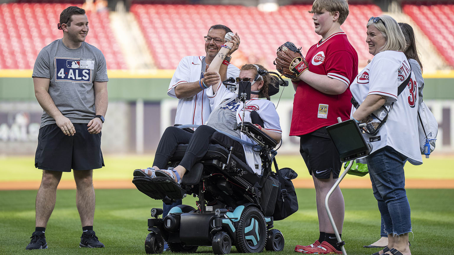 Reds commemorate Lou Gehrig Day 2025