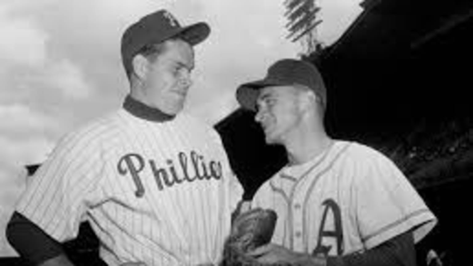 Shantz wins 1952 MVP, Roberts not