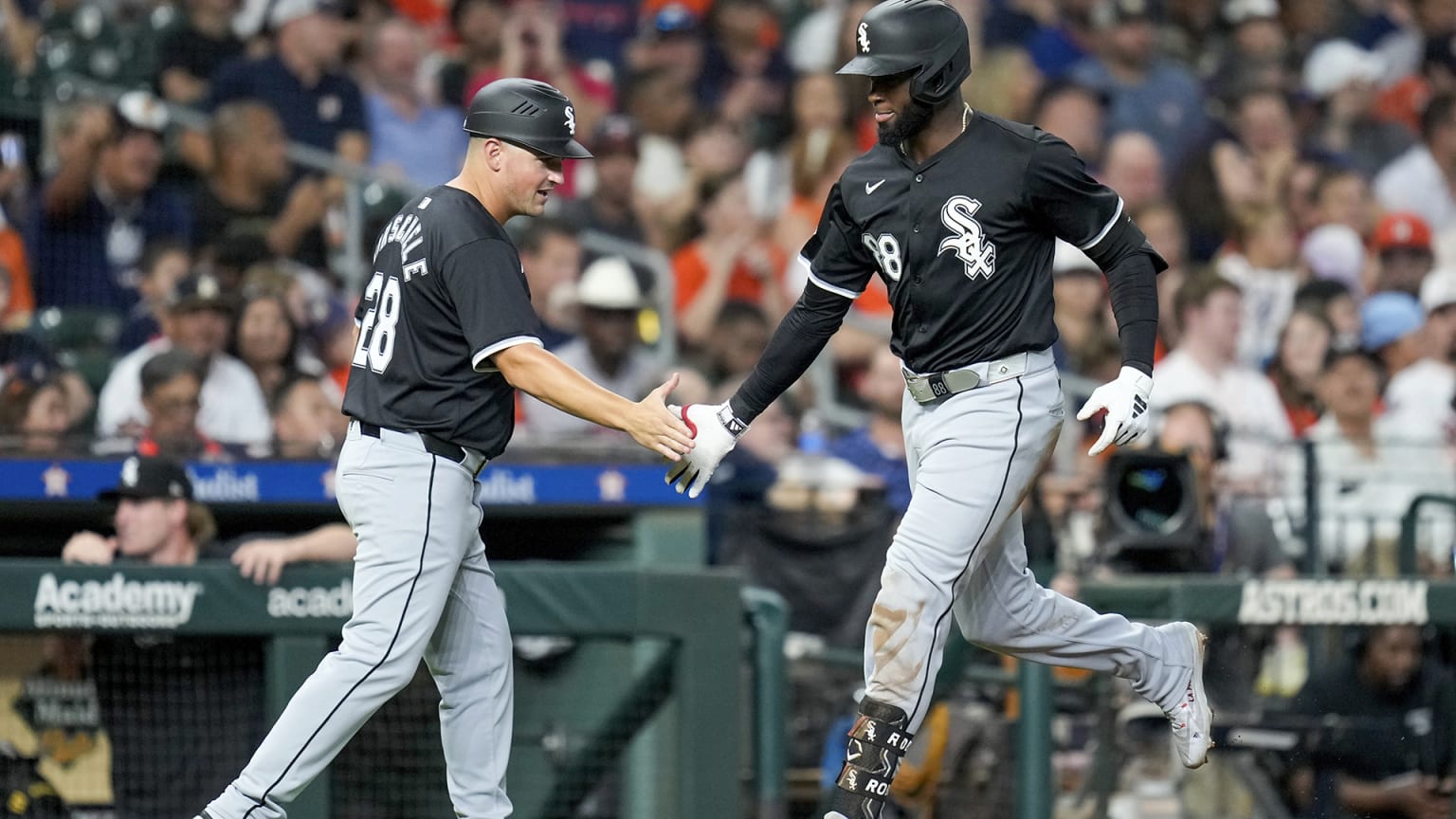 Justin Jirschele reflects on first week as White Sox third-base coach