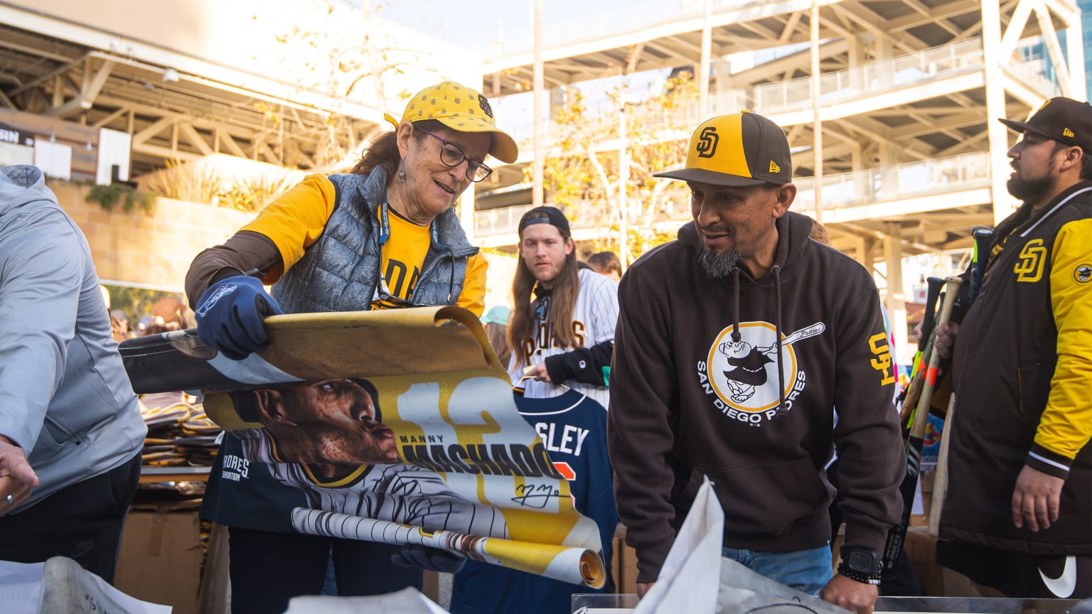 Padres FanFest | San Diego Padres