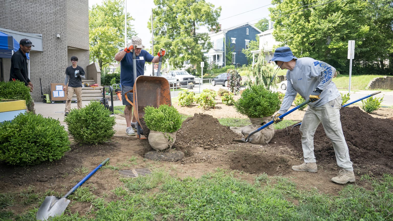 Reds' Community Makeover revitalizes Cincinnati's Walnut Hills neighborhood