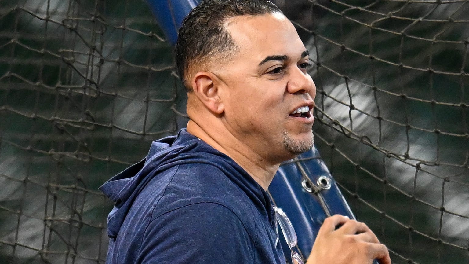 Astros dismiss hitting coaches Alex Cintrón, Troy Snitker (source)