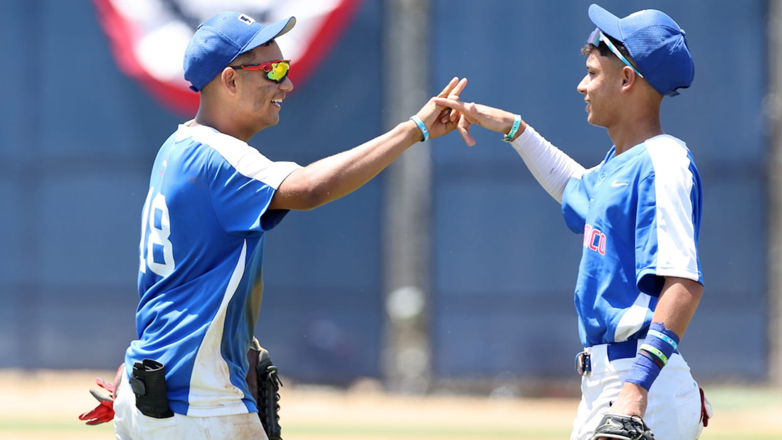 MLB promotes youth baseball in Puerto Rico