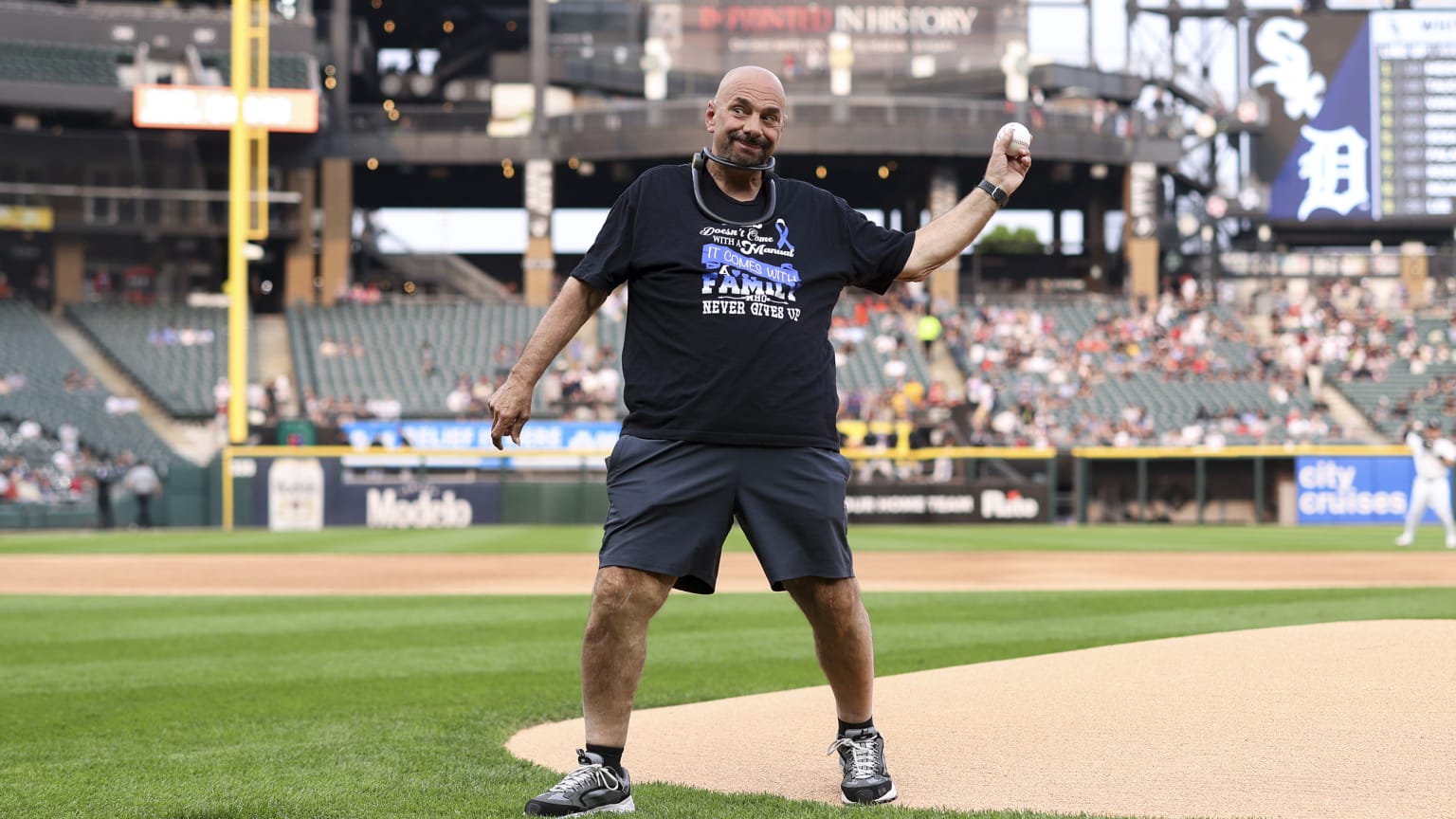 The White Sox honor fans with ALS on Lou Gehrig Day