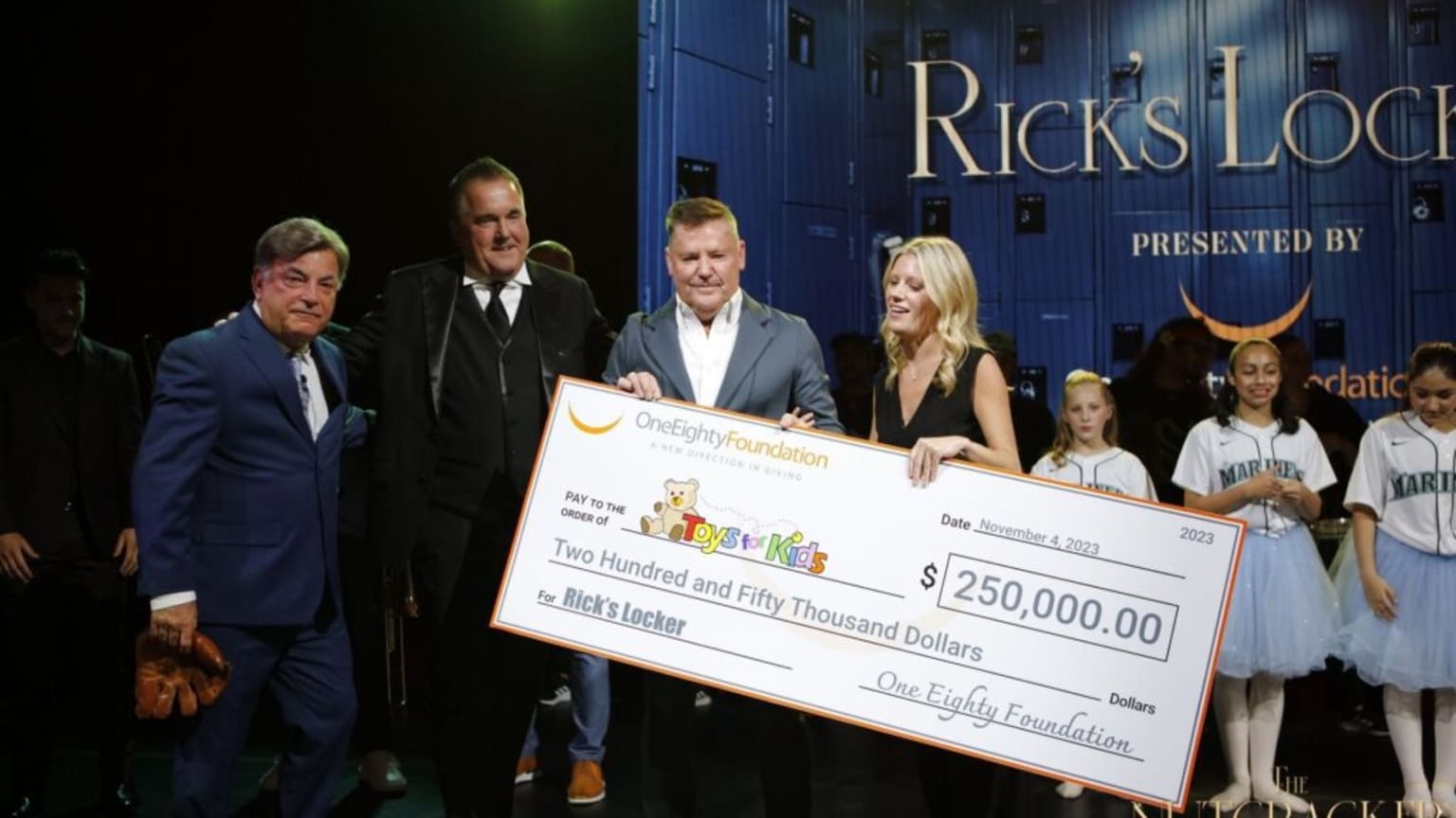 Mariners' Rick Rizzs continues giving through Toys For Kids