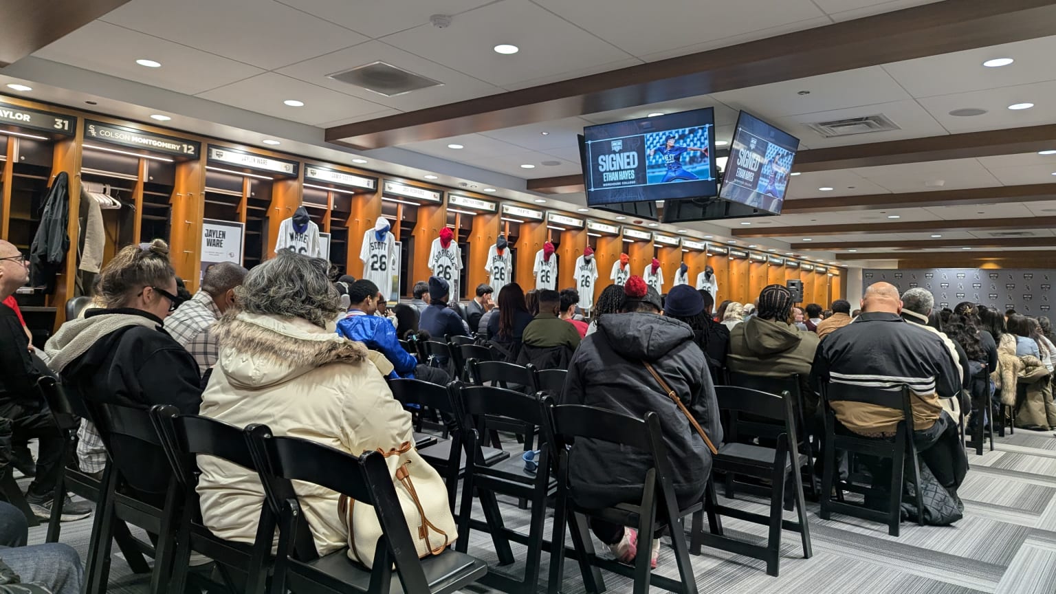 Amira Hondras leads White Sox ACE signing day class