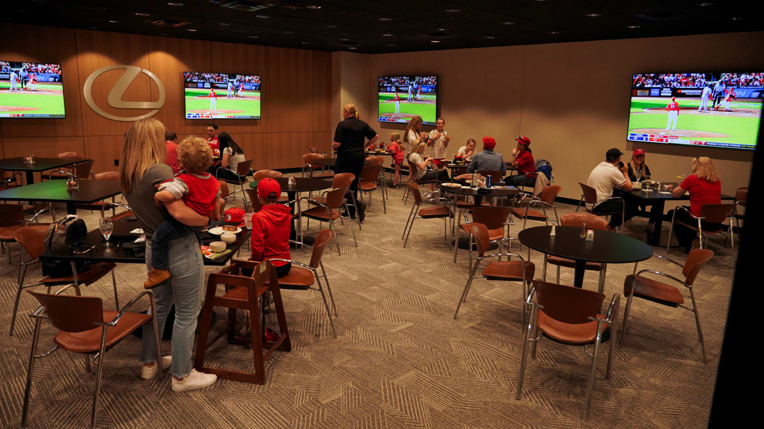 Lexus Diamond Club | Cincinnati Reds