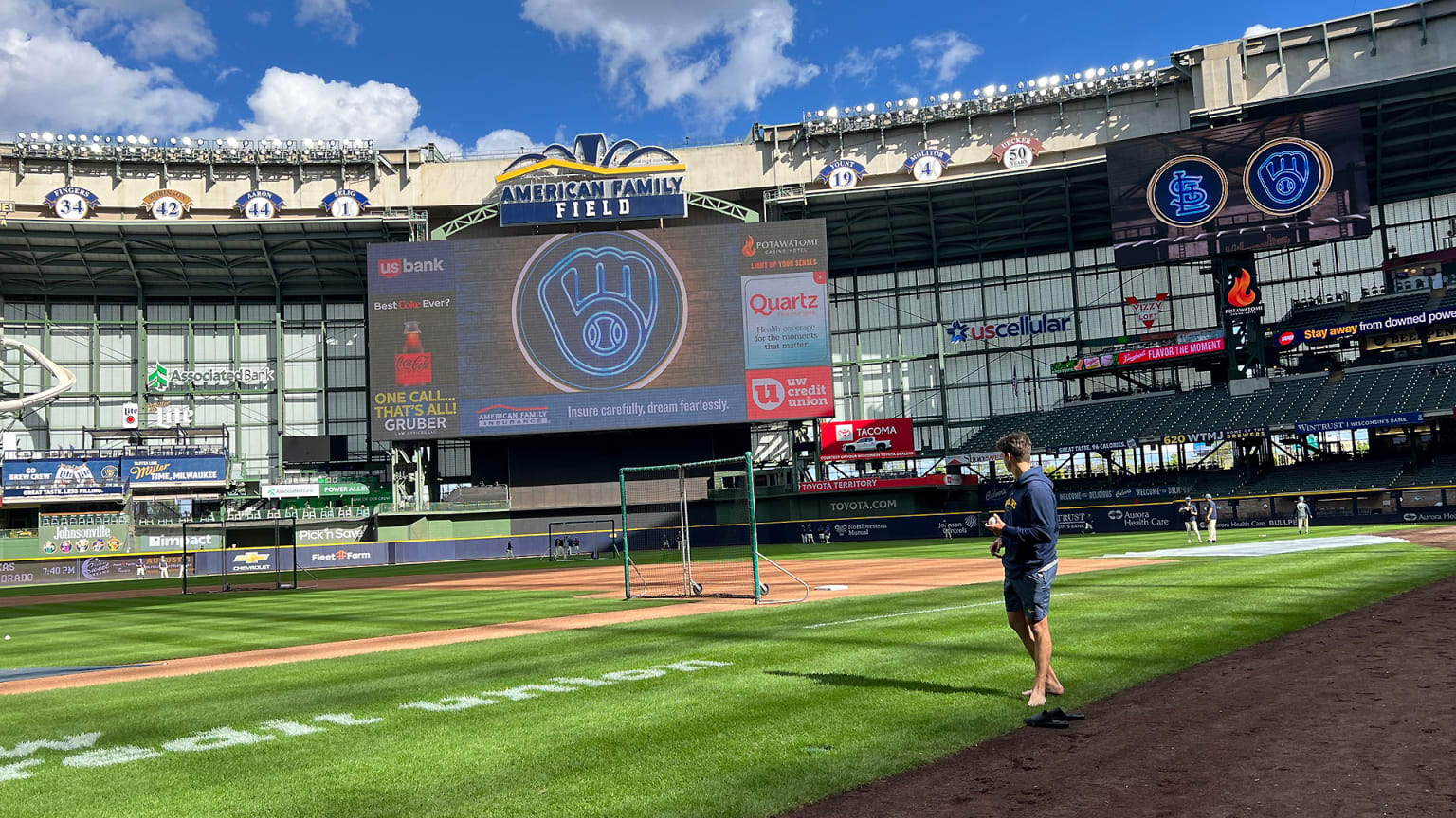 Robert Gasser throws six scoreless innings in MLB debut