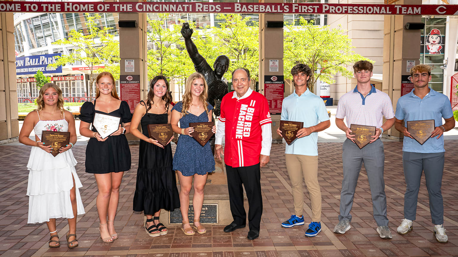 Johnny Bench Awards given to top college and high school catchers