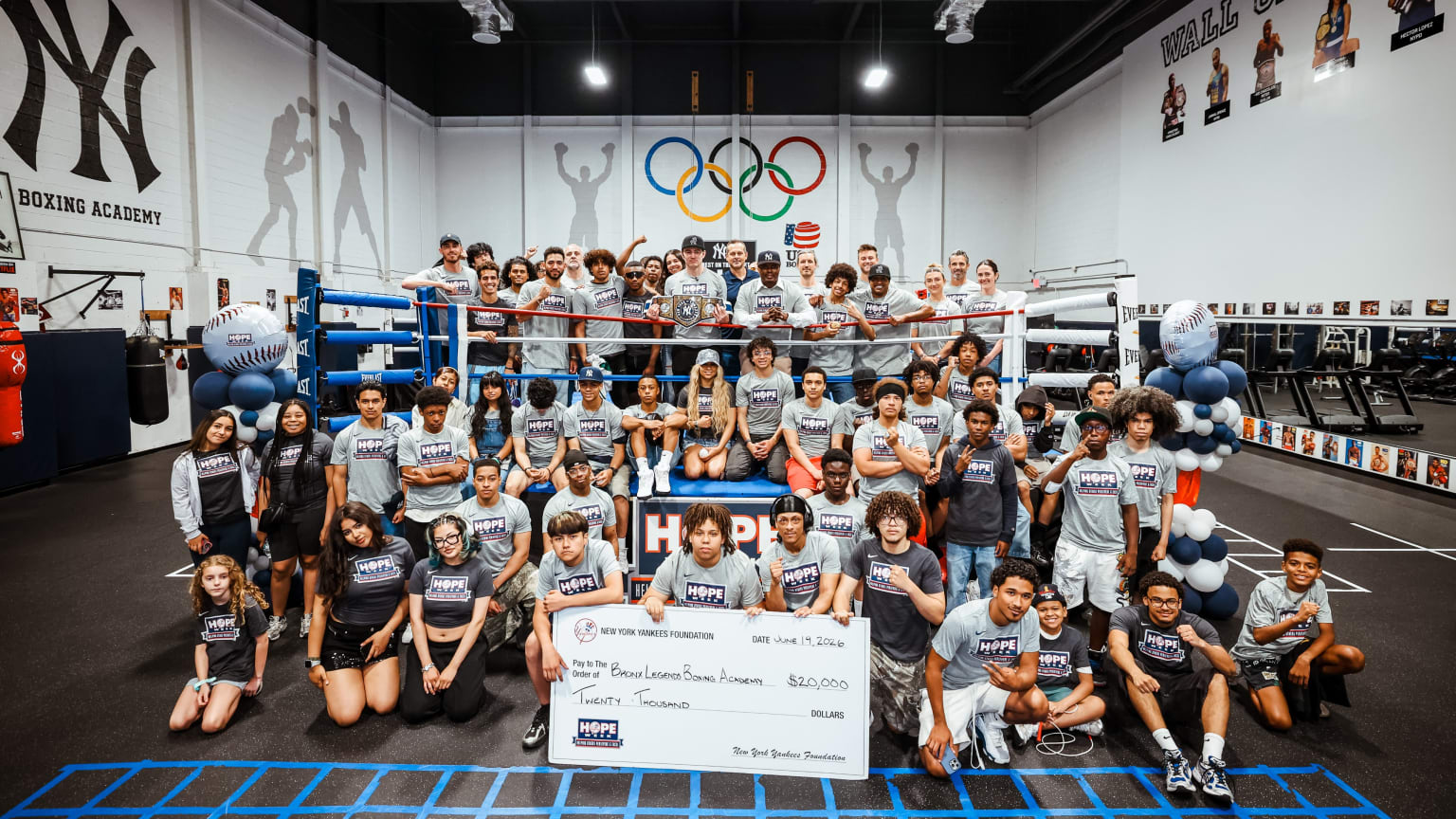 Yankees visit Bronx Legends Boxing Academy during HOPE Week