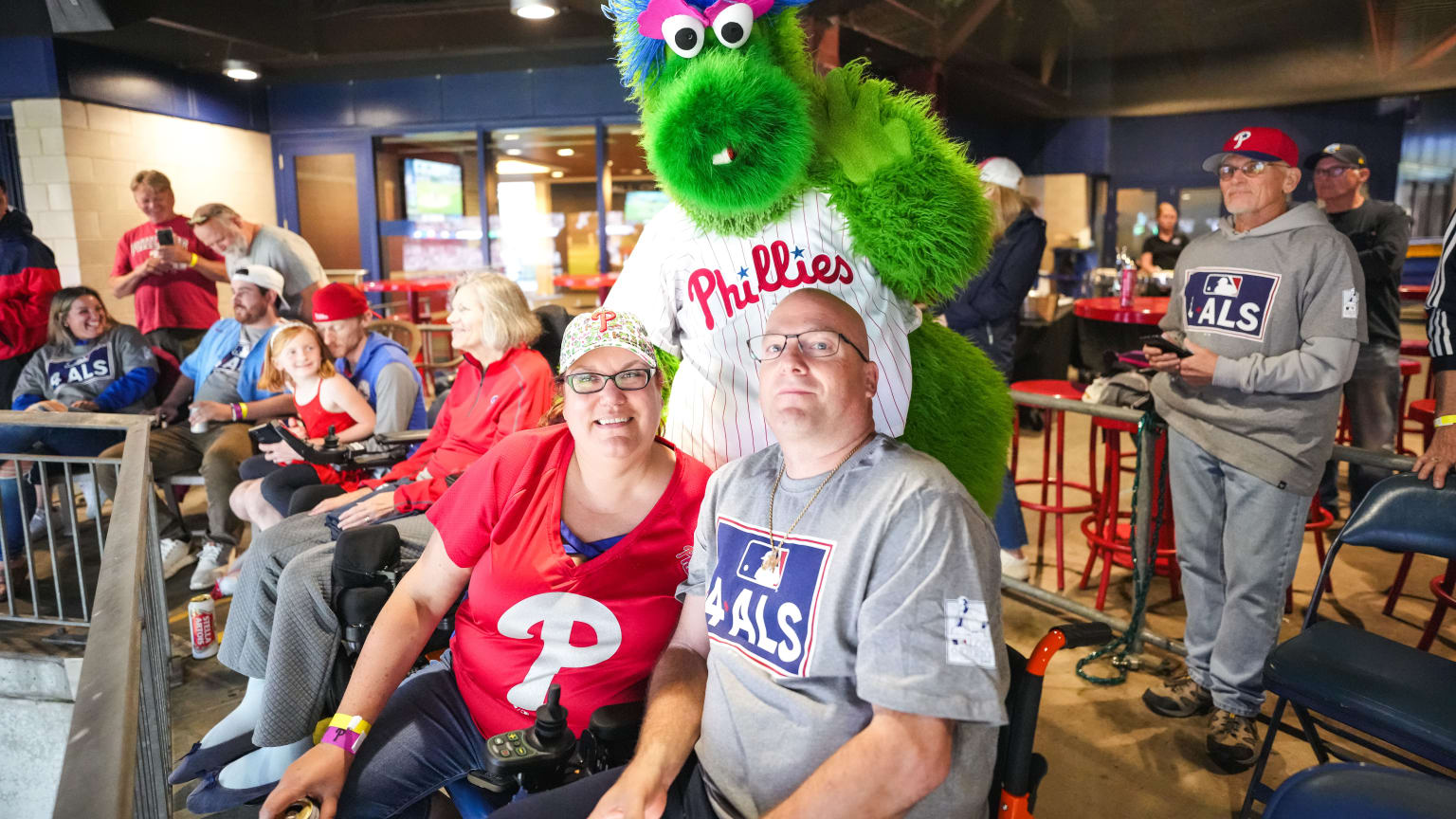 Phillie Phanatic dances with patients on ALS Awareness Night