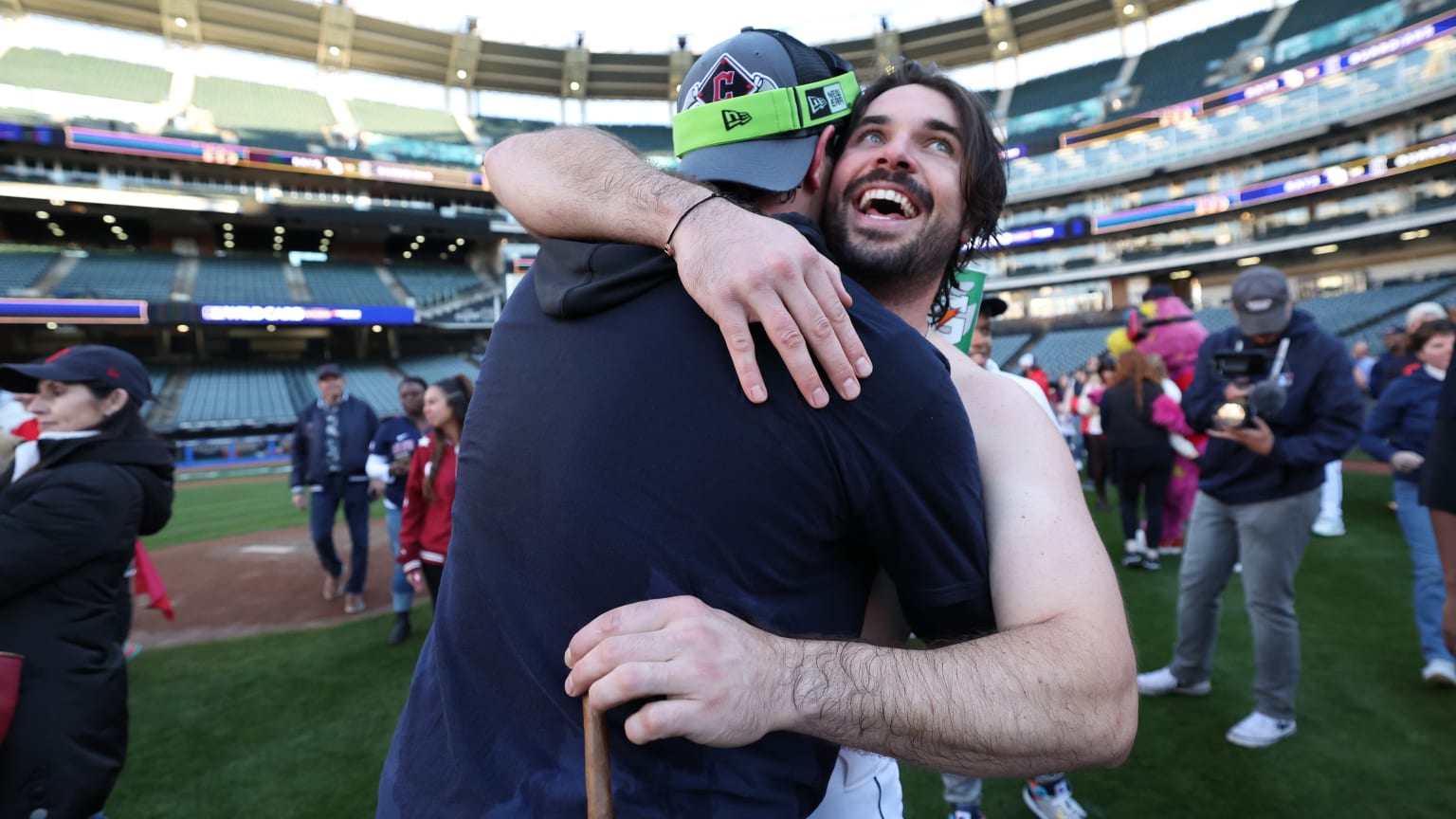 Austin Hedges praised by Guardians teammates as leader