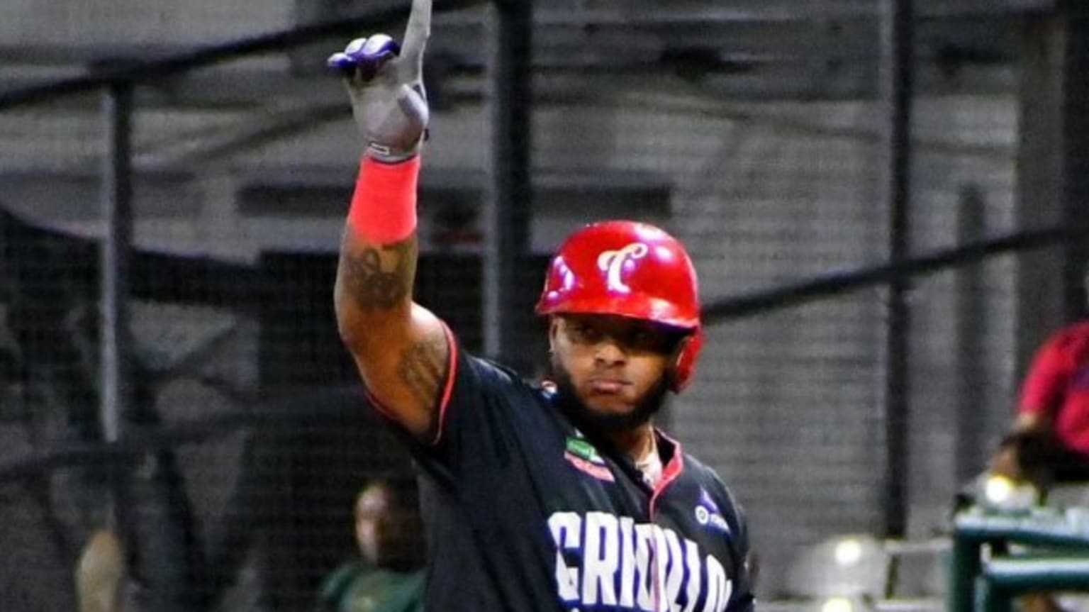 Criollos y Gigantes abren con victorias en la postemporada en P.R.