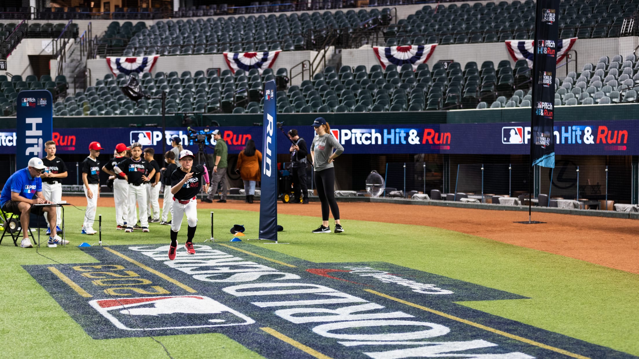 MLB | Pitch Hit & Run | Media | Photos | MLB.com
