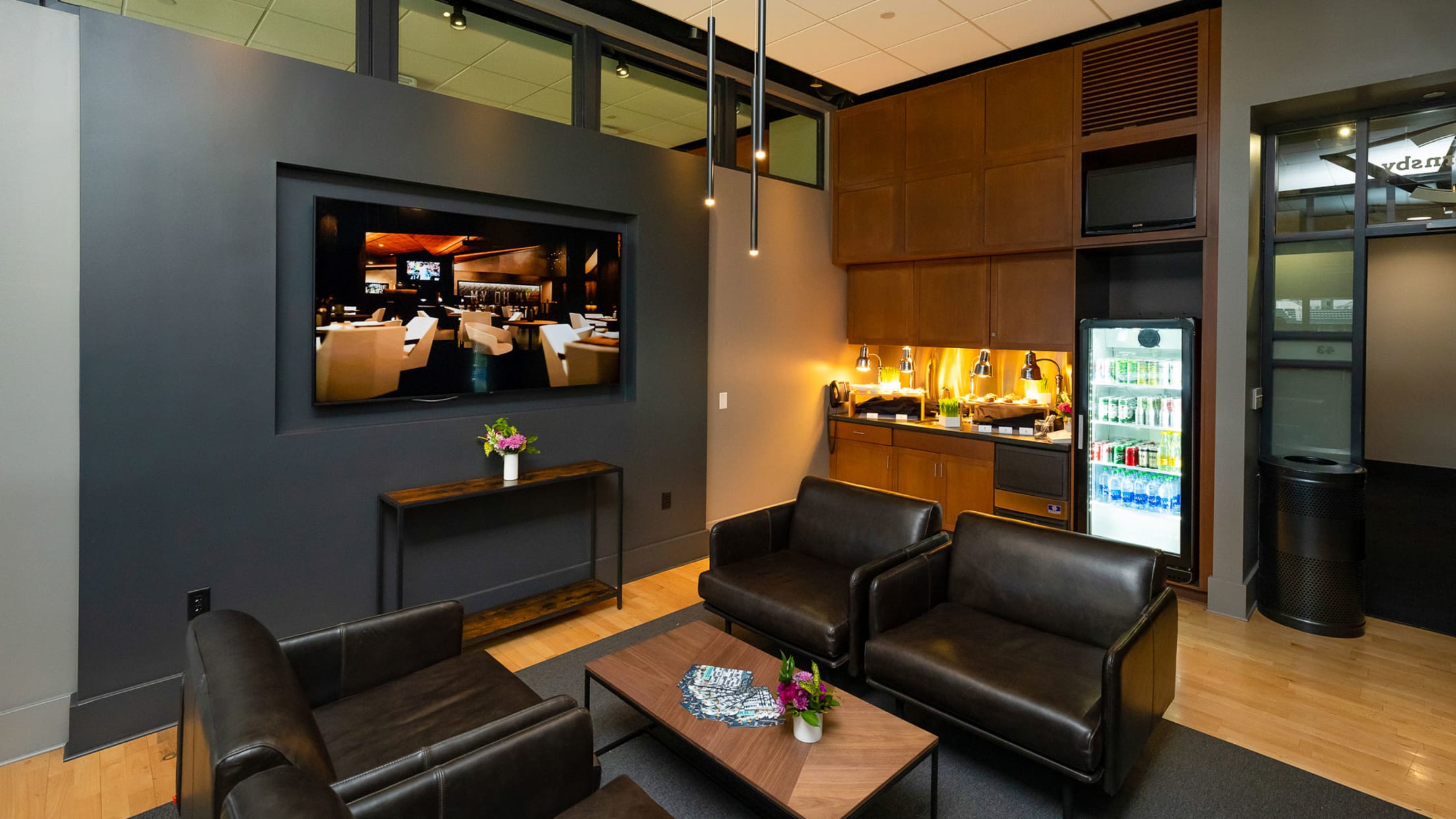 Buy Mariners Suites | Seattle Mariners