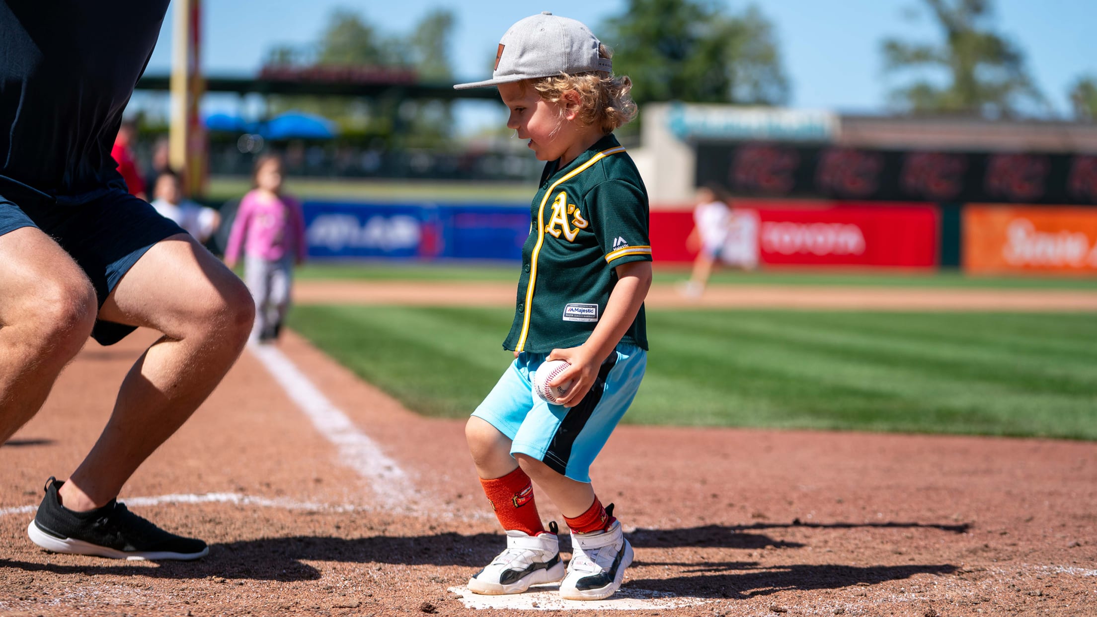 Kids Run the Bases | Athletics
