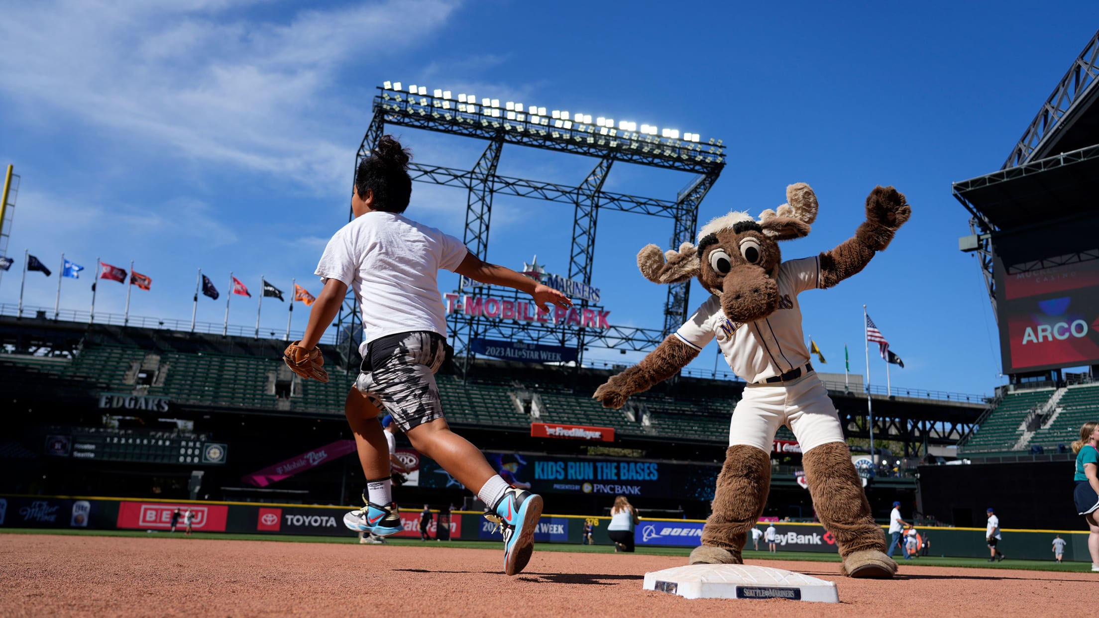 T-Mobile Park | Events | Enhancements | Run Around the Bases | Seattle ...