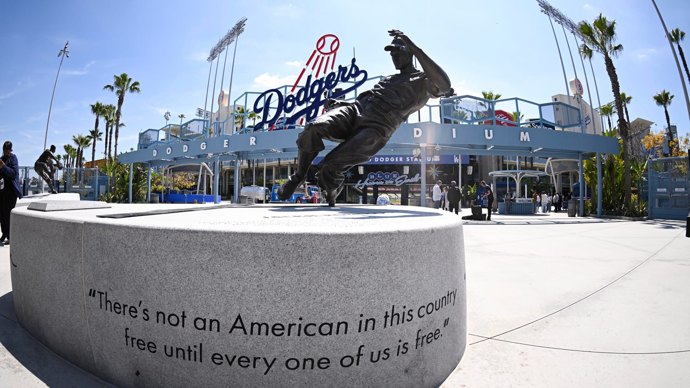 Dodger Legends Statues at Dodger Stadium | Los Angeles Dodgers