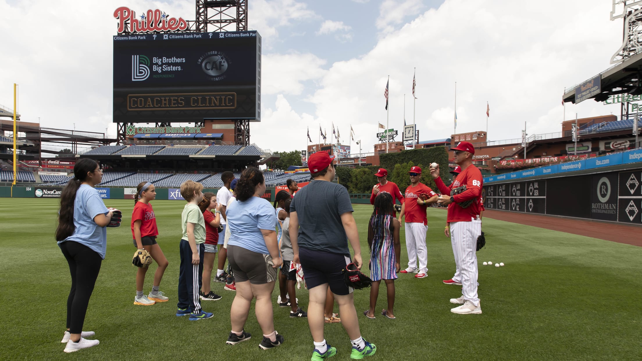 Youngsters Get Treated to a Phillies Coaches Clinic from Toyota | MLB.com