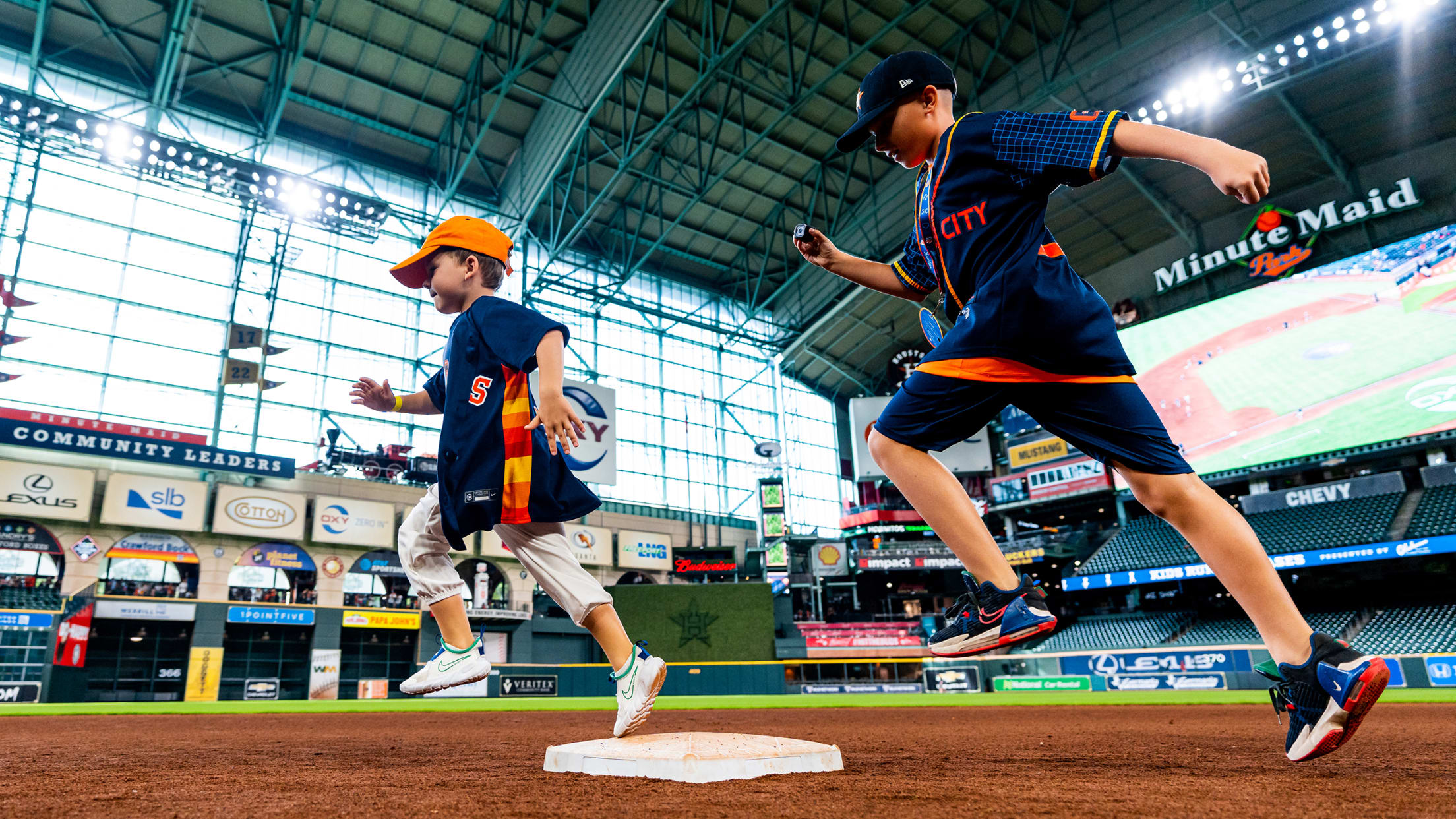 Kids Run the Bases | Houston Astros