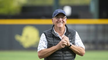 Giants High-A affiliate Eugene Emeralds Exploding Whales alternate identity