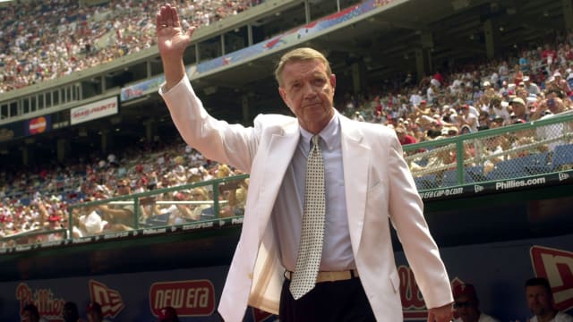 Phillies honor Harry Kalas by playing his rendition of 'High Hopes'