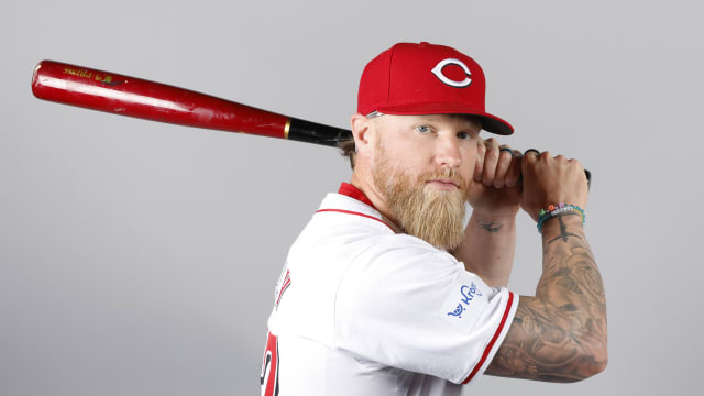 Reds rally around Jake Fraley amid daughter's leukemia diagnosis