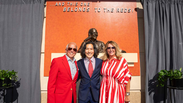 Marty Brennaman Statue | Cincinnati Reds