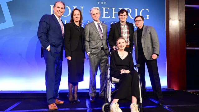 Sarah Langs honored by ALS United at 2025 Lou Gehrig Legacy Gala
