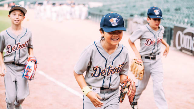 Tigers Youth Baseball / Softball Camps | Detroit Tigers