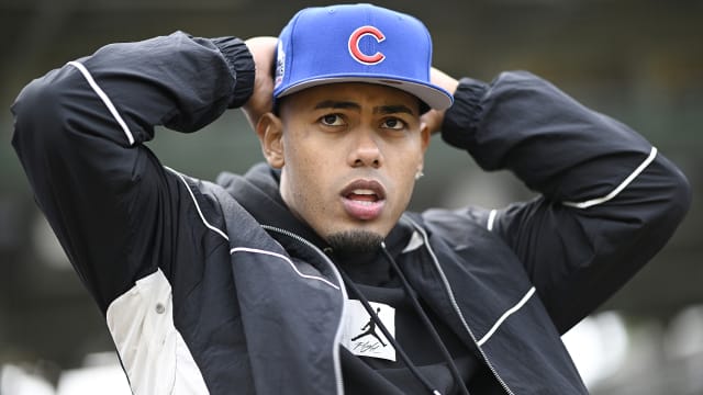 Myke Towers throws out 1st pitch before Cubs game