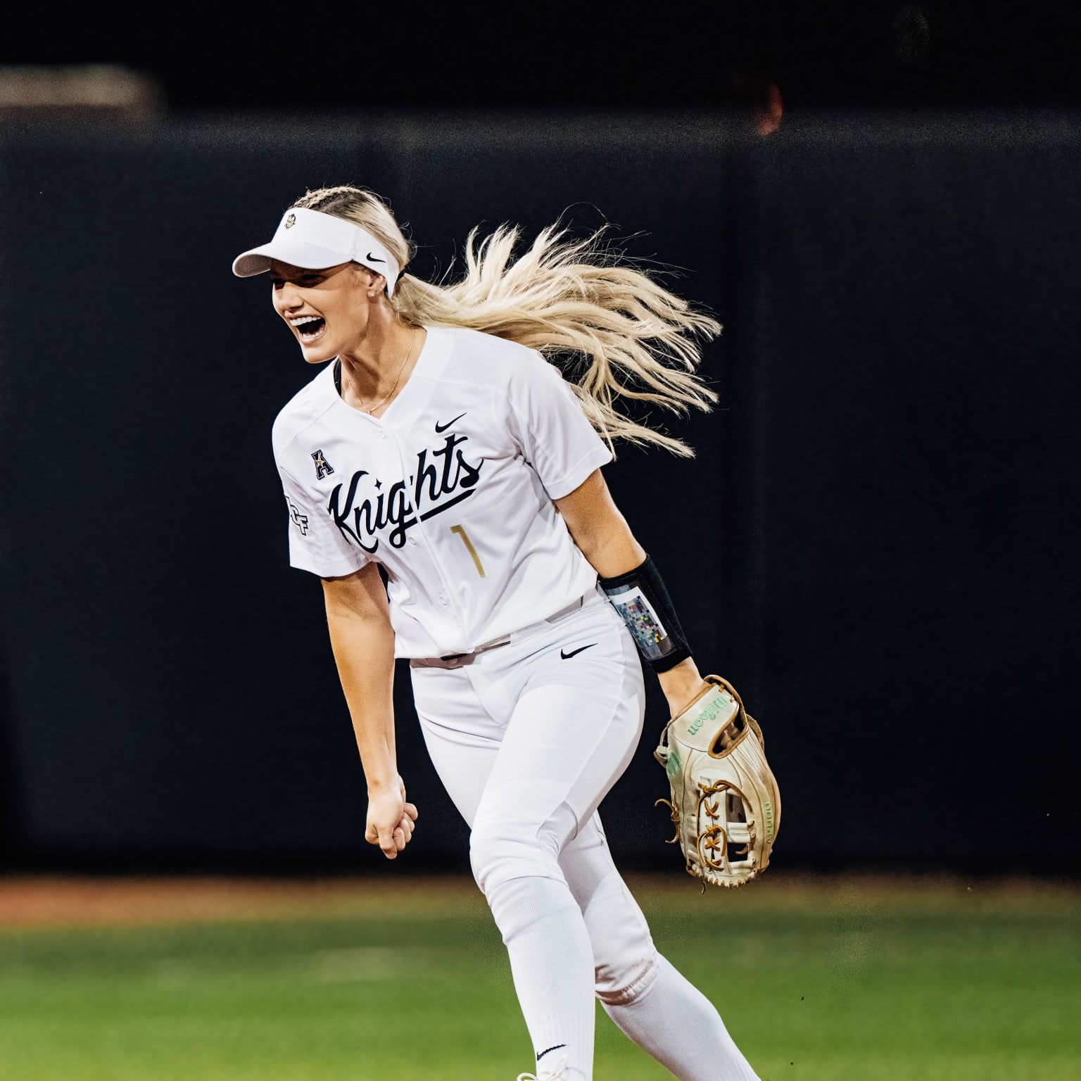 Jasmine Williams balances softball stardom and being a mom