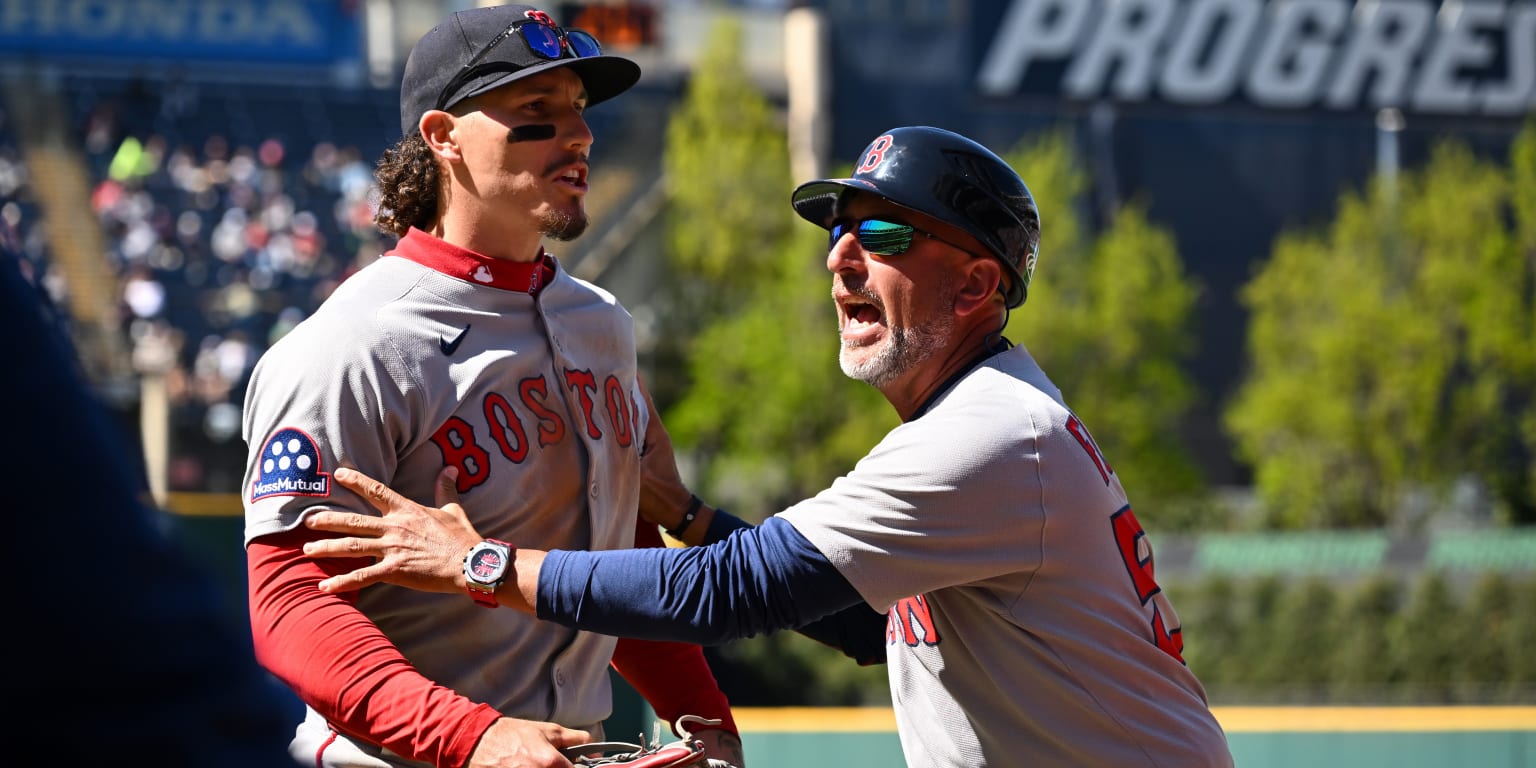 Jarren Duran exchanges words with Guardians fan