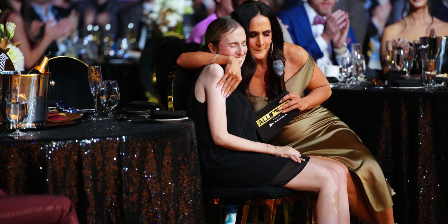 Sarah Langs honored at All-MLB Awards Show