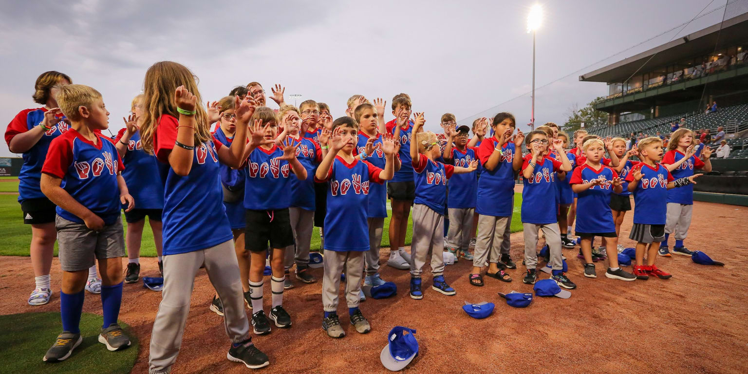 Baseball Traveler reports on Iowa Cubs Deaf Culture Night
