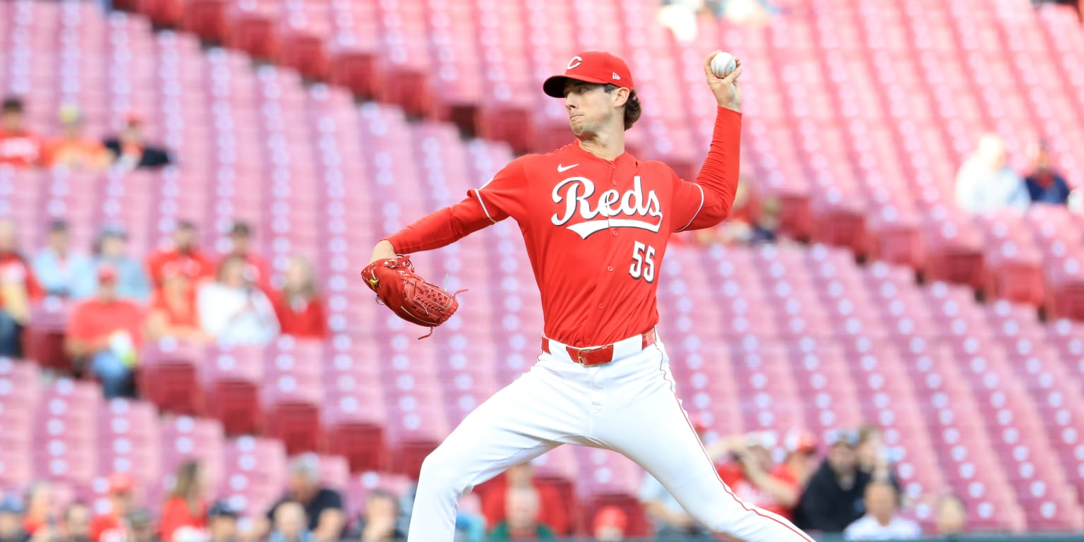 Brandon Williamson exits Reds start with shoulder fatigue