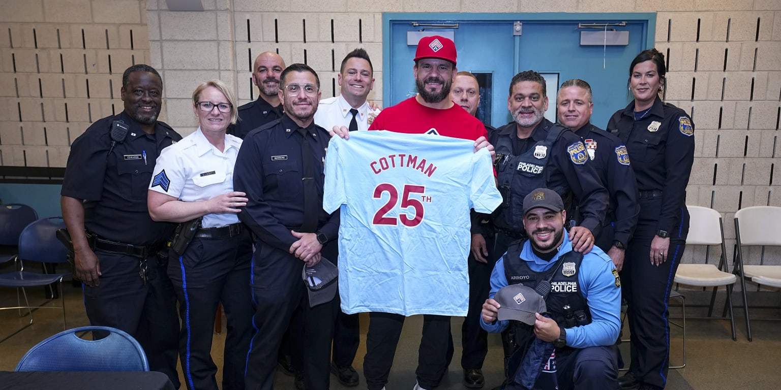 Kyle Schwarber Visits Neighborhood Heroes with Families Behind the ...