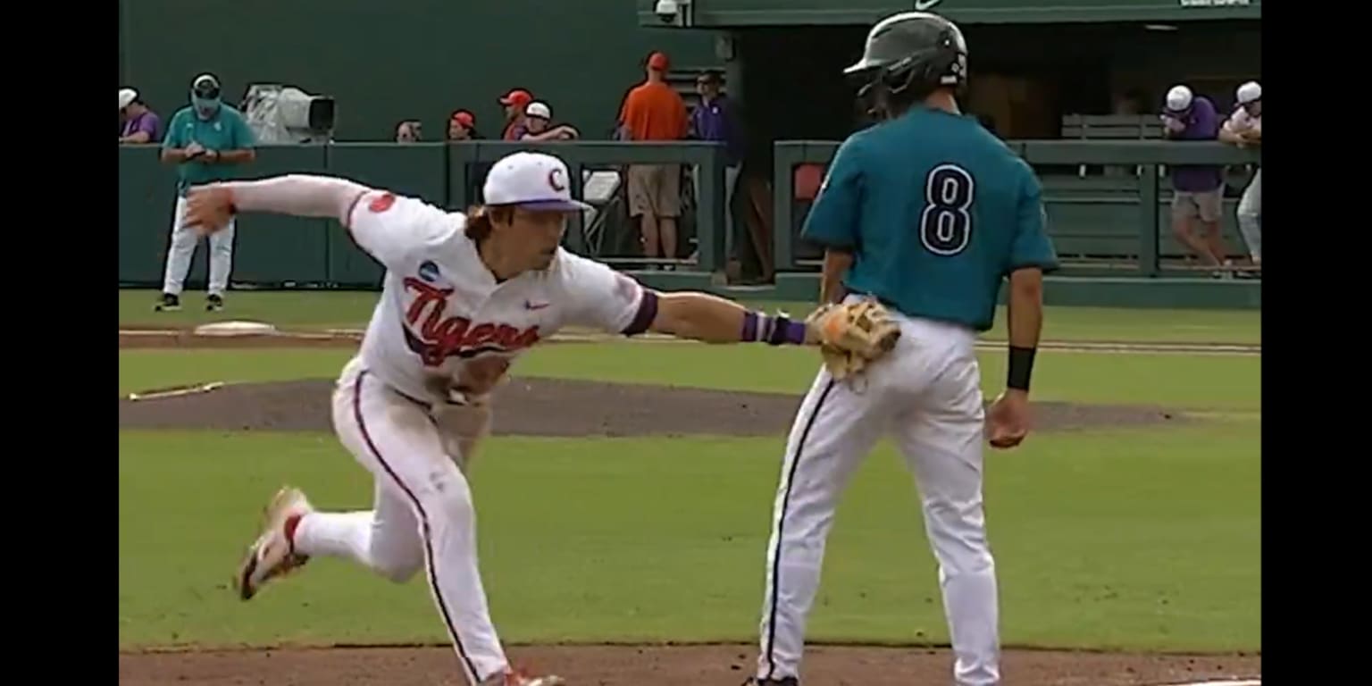 Clemson uses hidden ball trick against Coastal Carolina