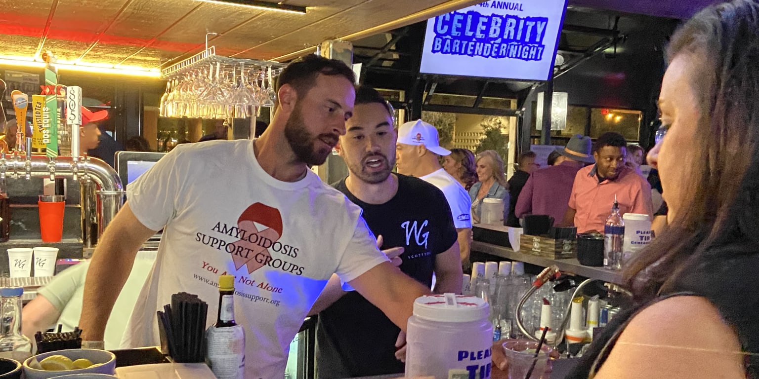 Major League bartenders at charity event