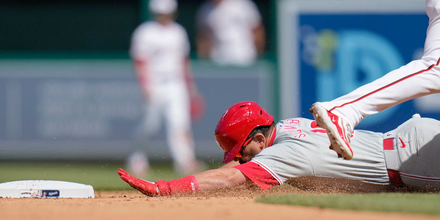 Offense, baserunning struggles cost Phillies in loss
